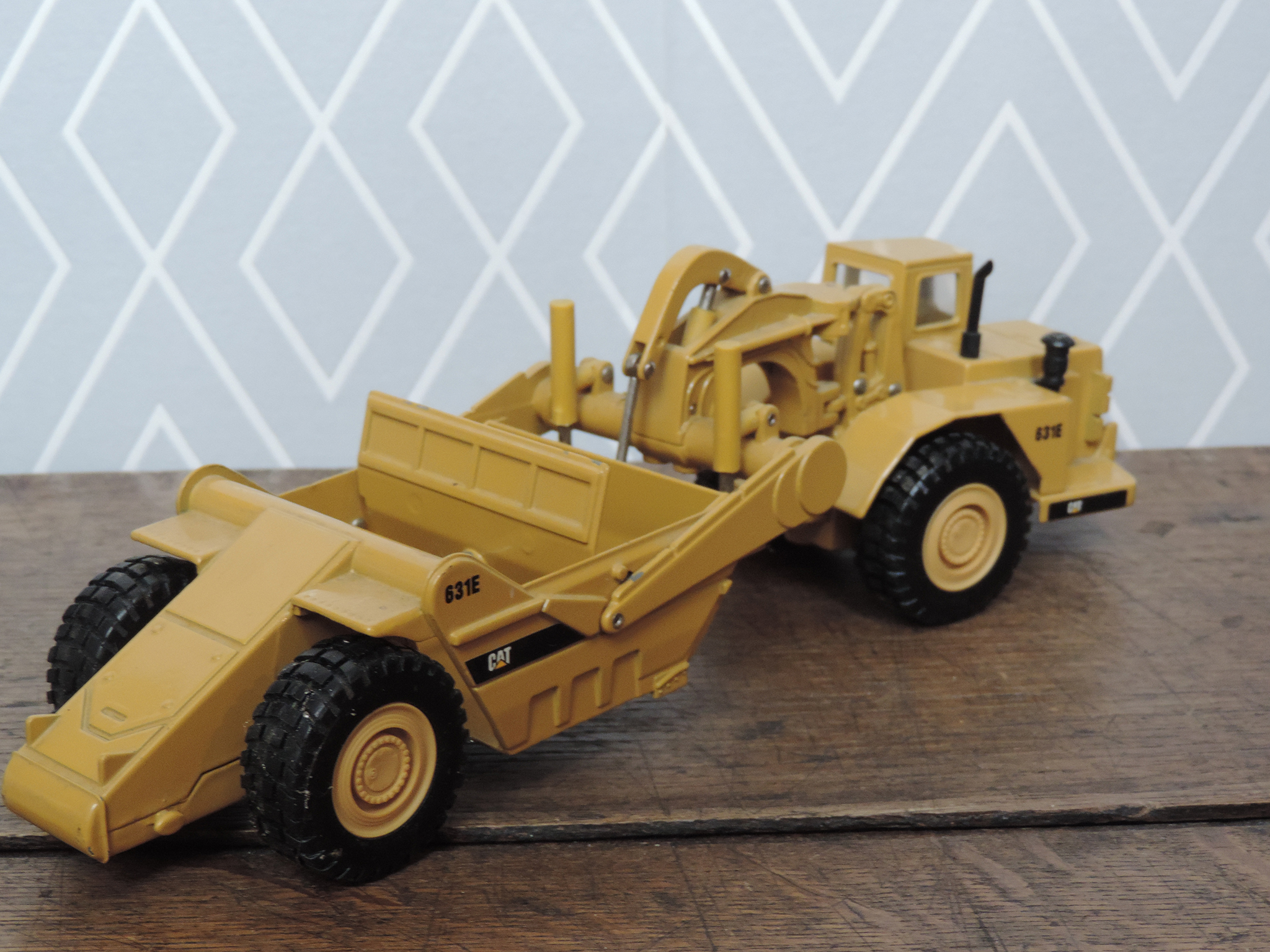Scraper caterpillar 631E - Grenier d'enfance